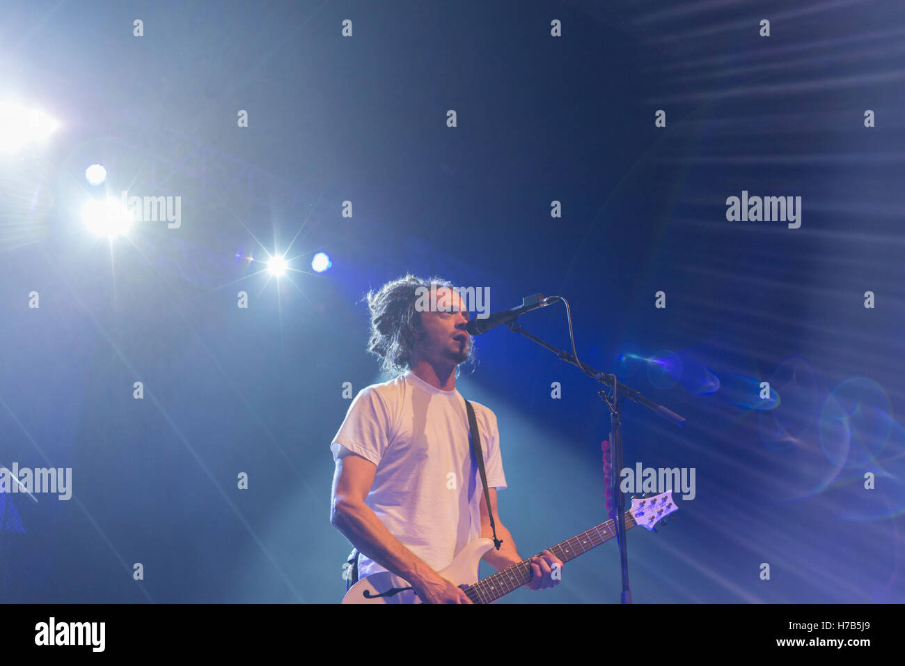 Lisbon, Portugal. 3rd November, 2016. Jacob Hemphill, lead vocals and ...