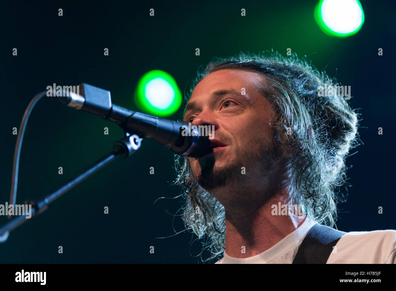 Lisbon, Portugal. 3rd November, 2016. Jacob Hemphill, lead vocals and ...