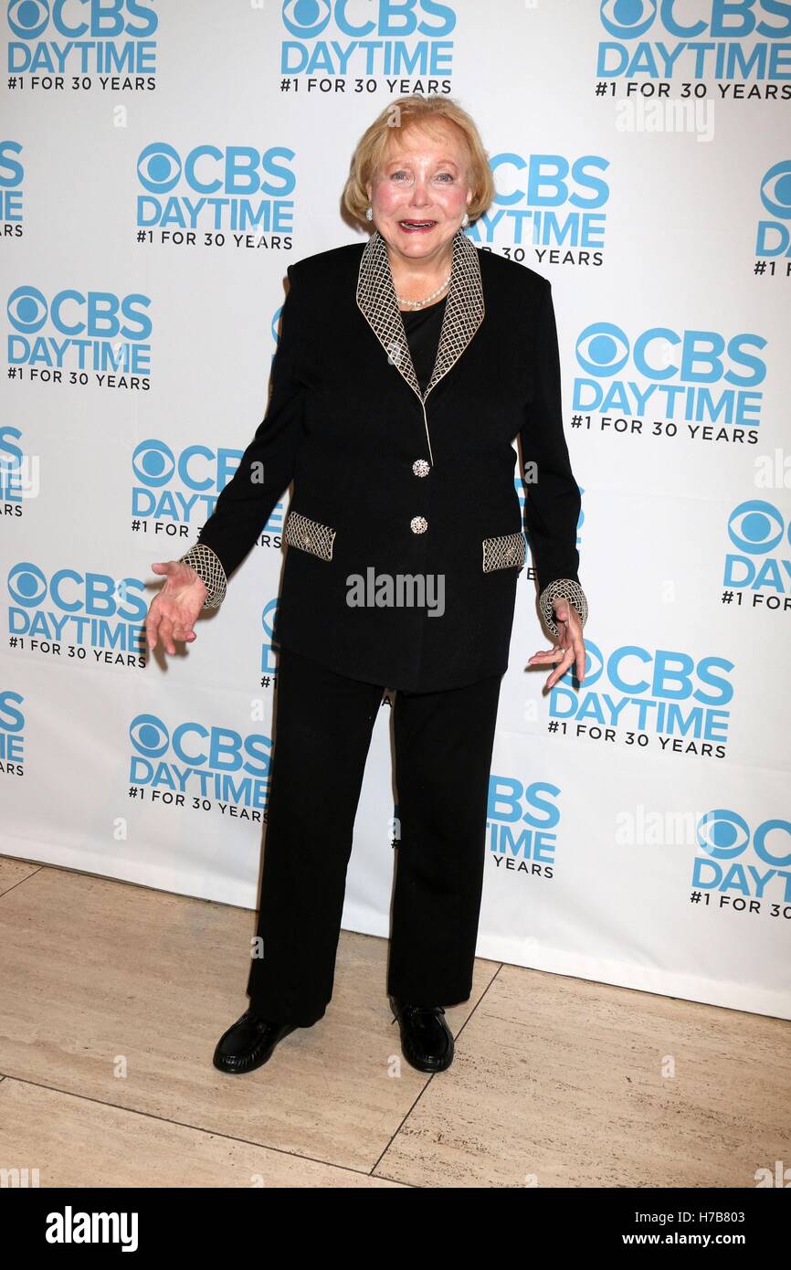 Los Angeles, CA, USA. 3rd Nov, 2016. Lee Bell in attendance for THE ...