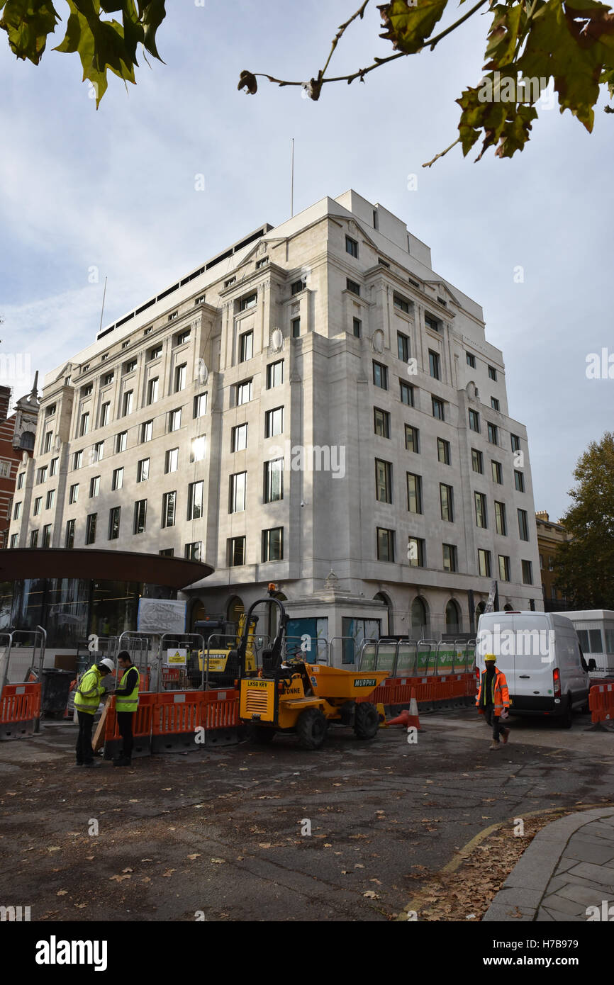 Embankment, London, UK. 4th November 2016. Building work on the new ...