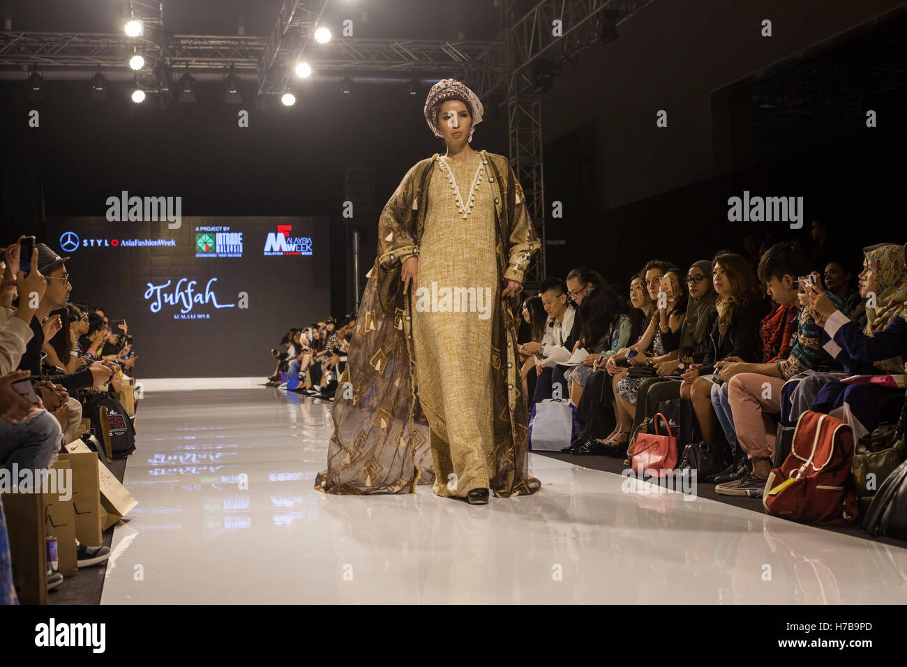 Kuala Lumpur, Malaysia. 3rd November, 2016. A model walks on the runway ...