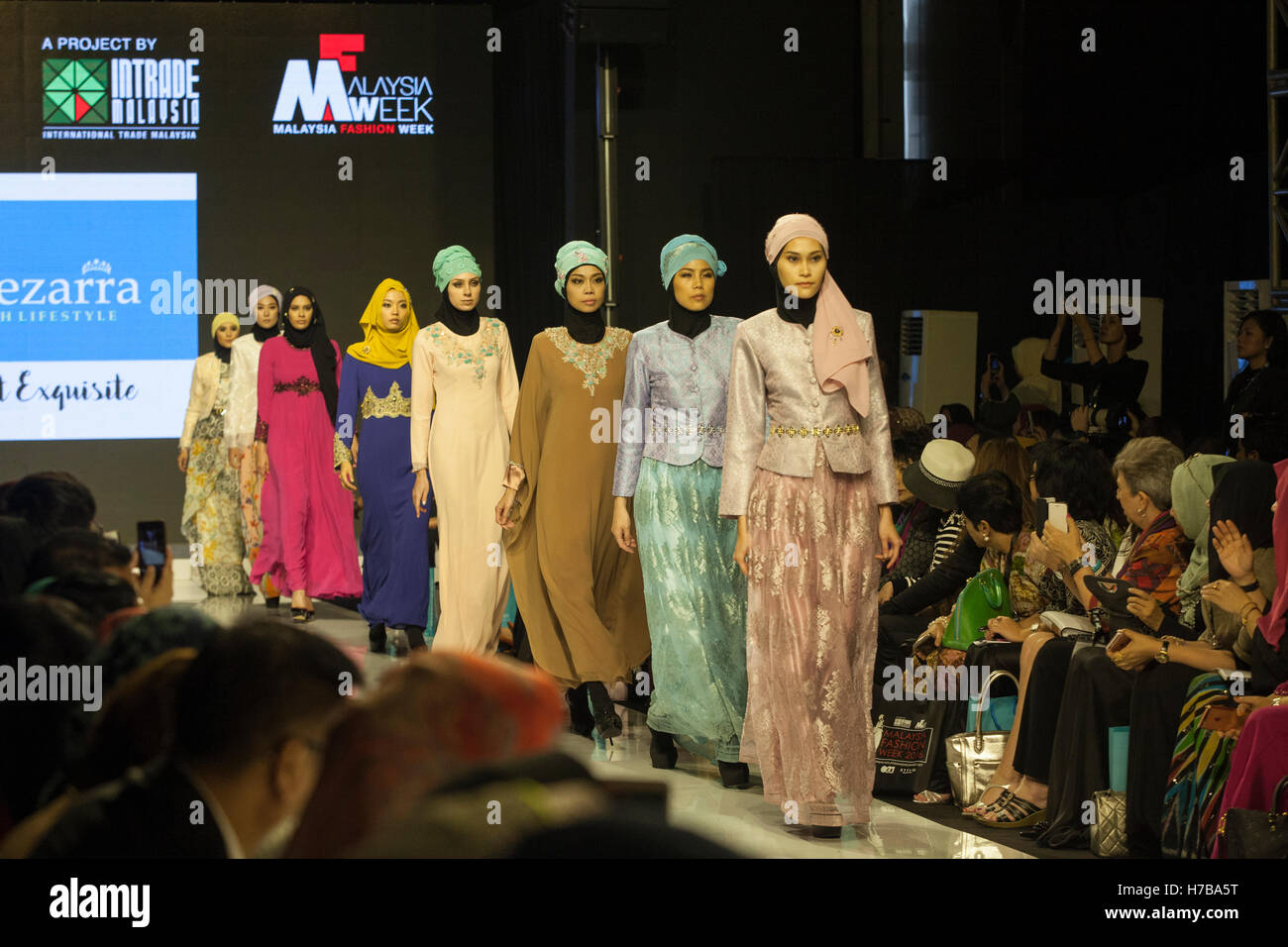 Malaysian style dress hi-res stock photography and images - Alamy