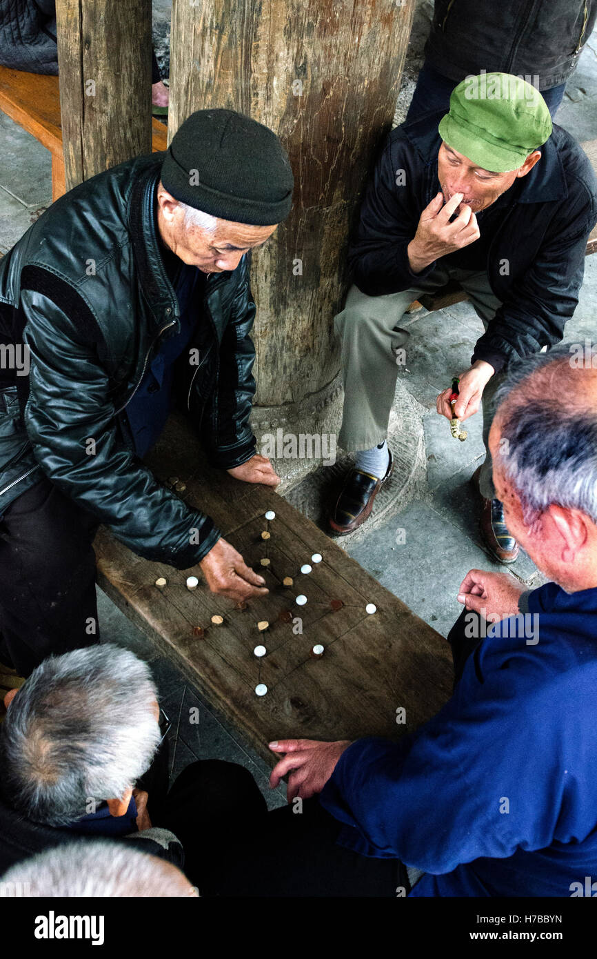 China dama hi-res stock photography and images - Alamy