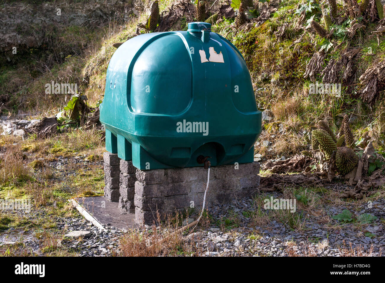 Oil storage tank hi-res stock photography and images - Alamy