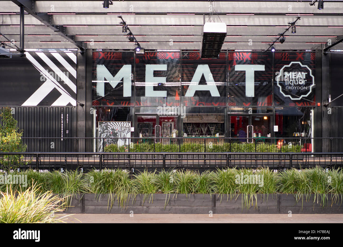 Pop up food mall hi-res stock photography and images - Alamy