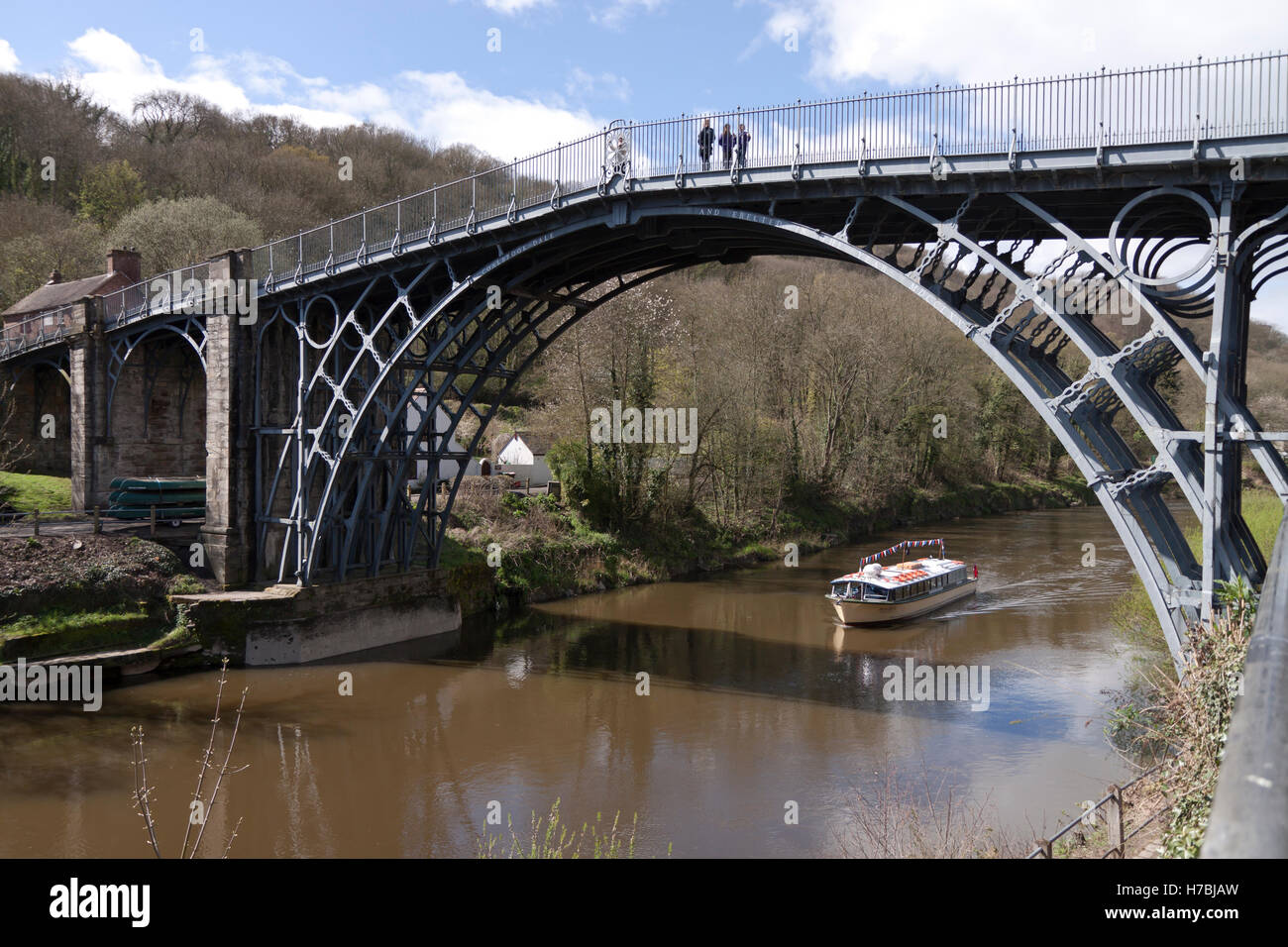 Ironbridge built 1779 built by abraham darby hi-res stock photography ...