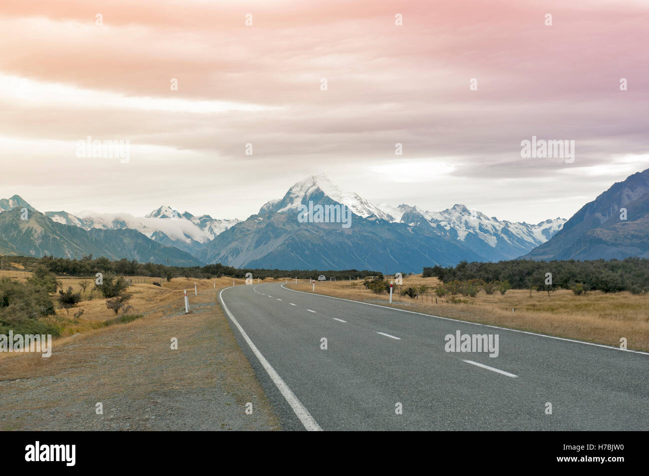 Mount Cook Road (State Highway 80) along the Tasman River leading to ...