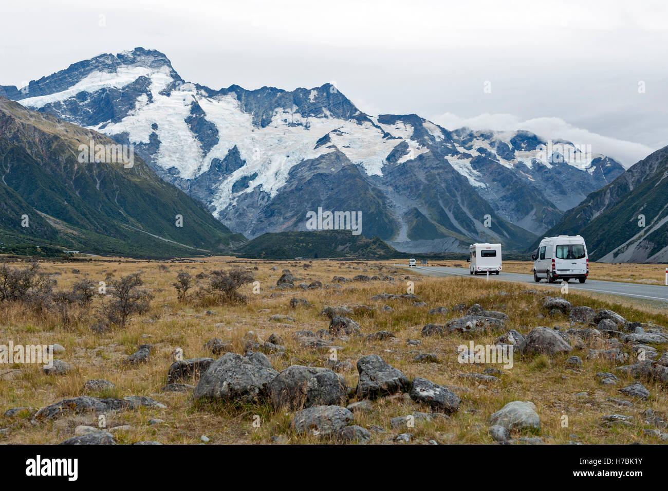 Motorhome on Mount Cook Road (State Highway 80) along the Tasman River ...