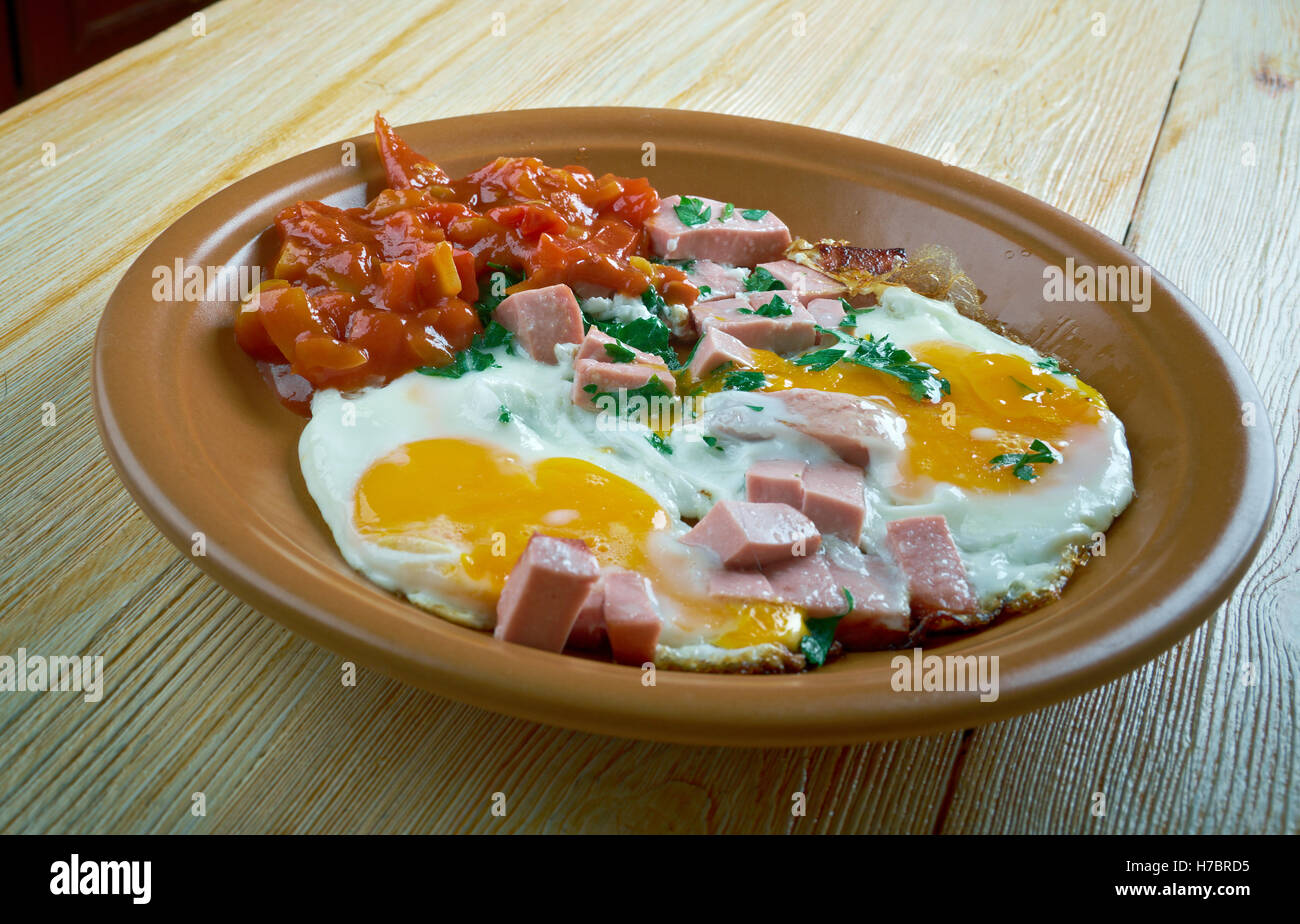 Full breakfast set - fried sausage, fried eggs, vegetable salad Stock ...