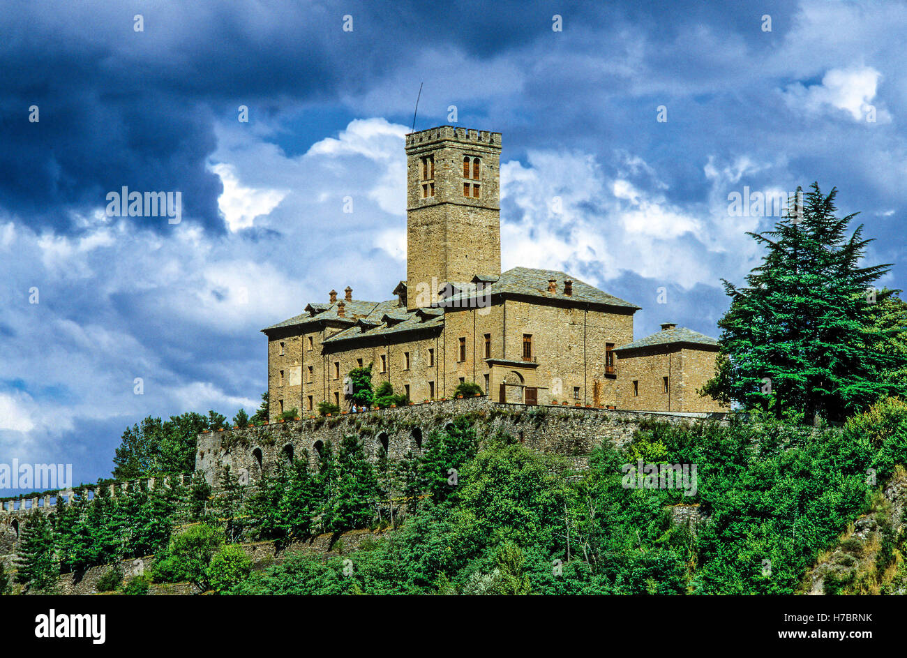 Castle of sarre hi-res stock photography and images - Alamy