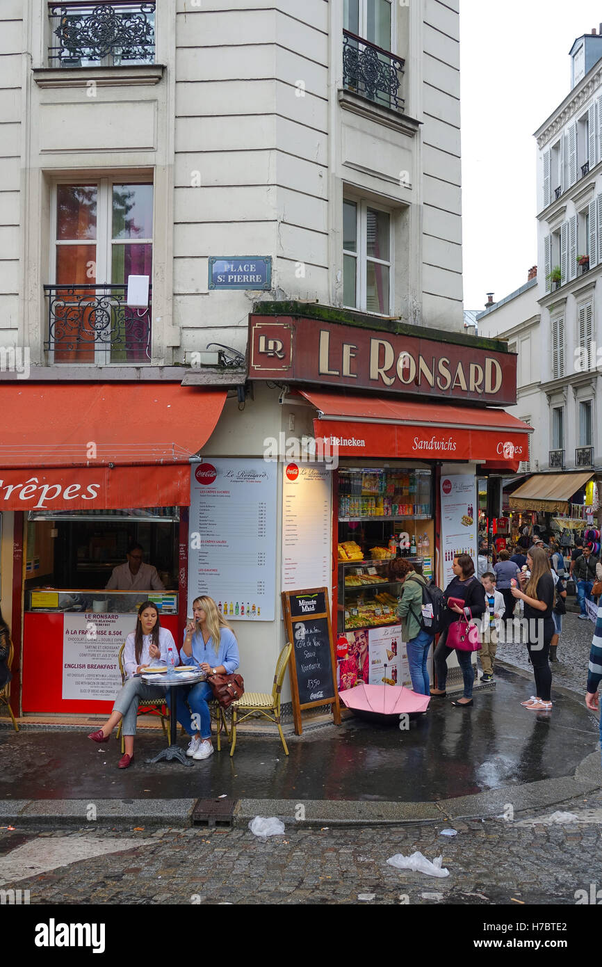 Small street cafe in Paris on Montmartre Stock Photo - Alamy