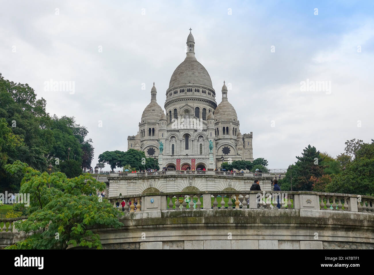 Famous Sacre Coeur church in Paris on Montmartre hill Stock Photo - Alamy