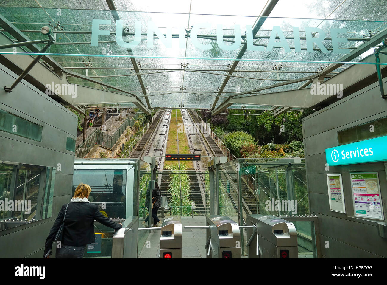 Funiculaire cable car to Montmartre hill in Paris Stock Photo - Alamy