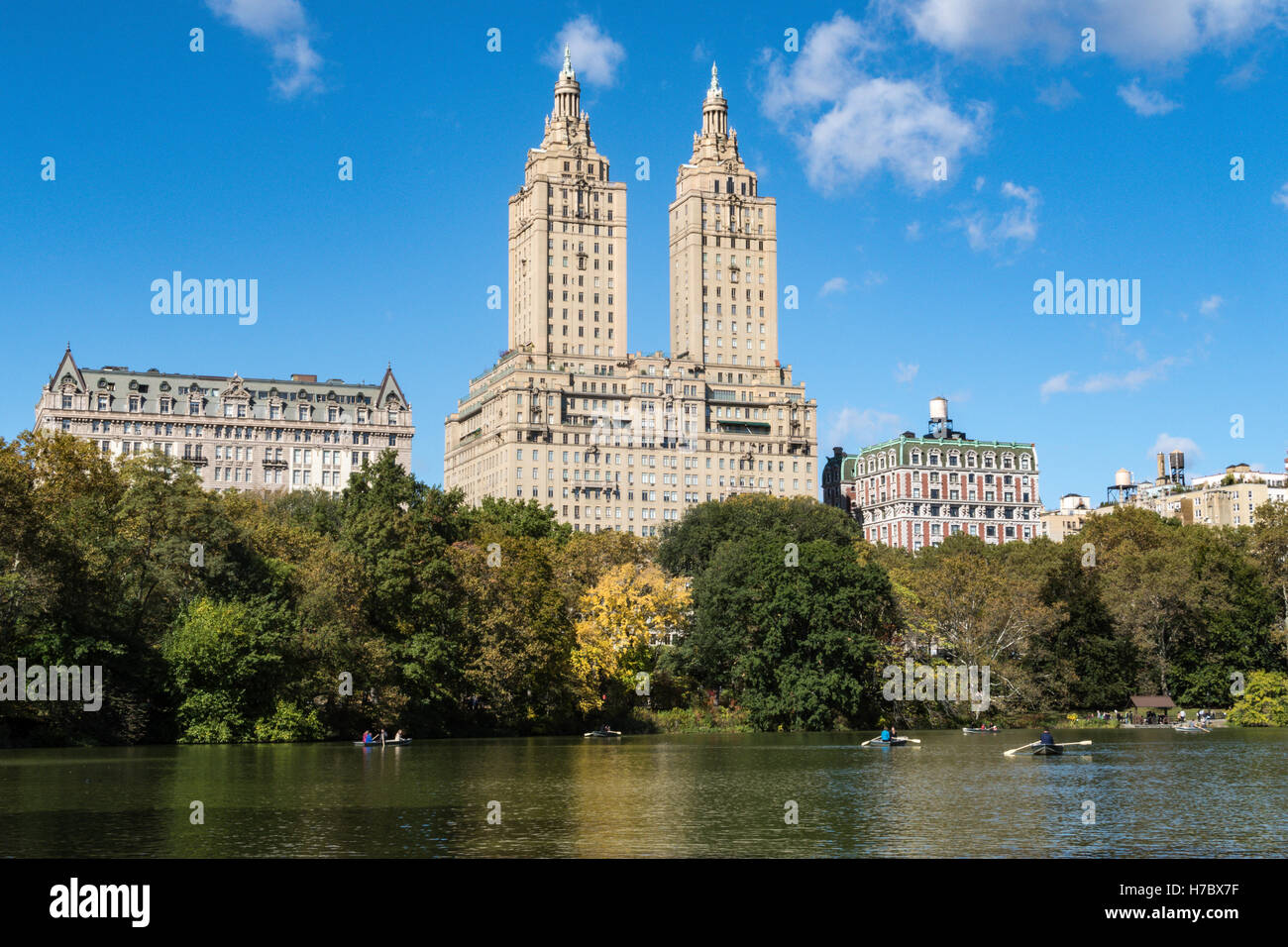 Central Park Lake and San Remo, NYC Stock Photo - Alamy