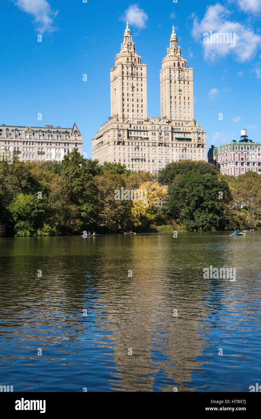 Central Park Lake and San Remo, NYC Stock Photo - Alamy