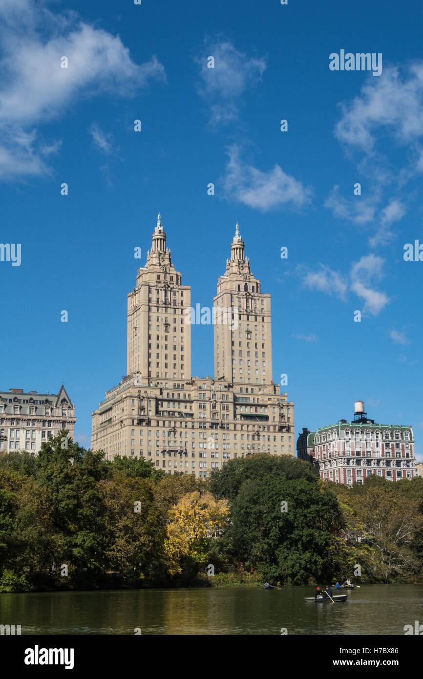 Central Park Lake and San Remo, NYC Stock Photo - Alamy