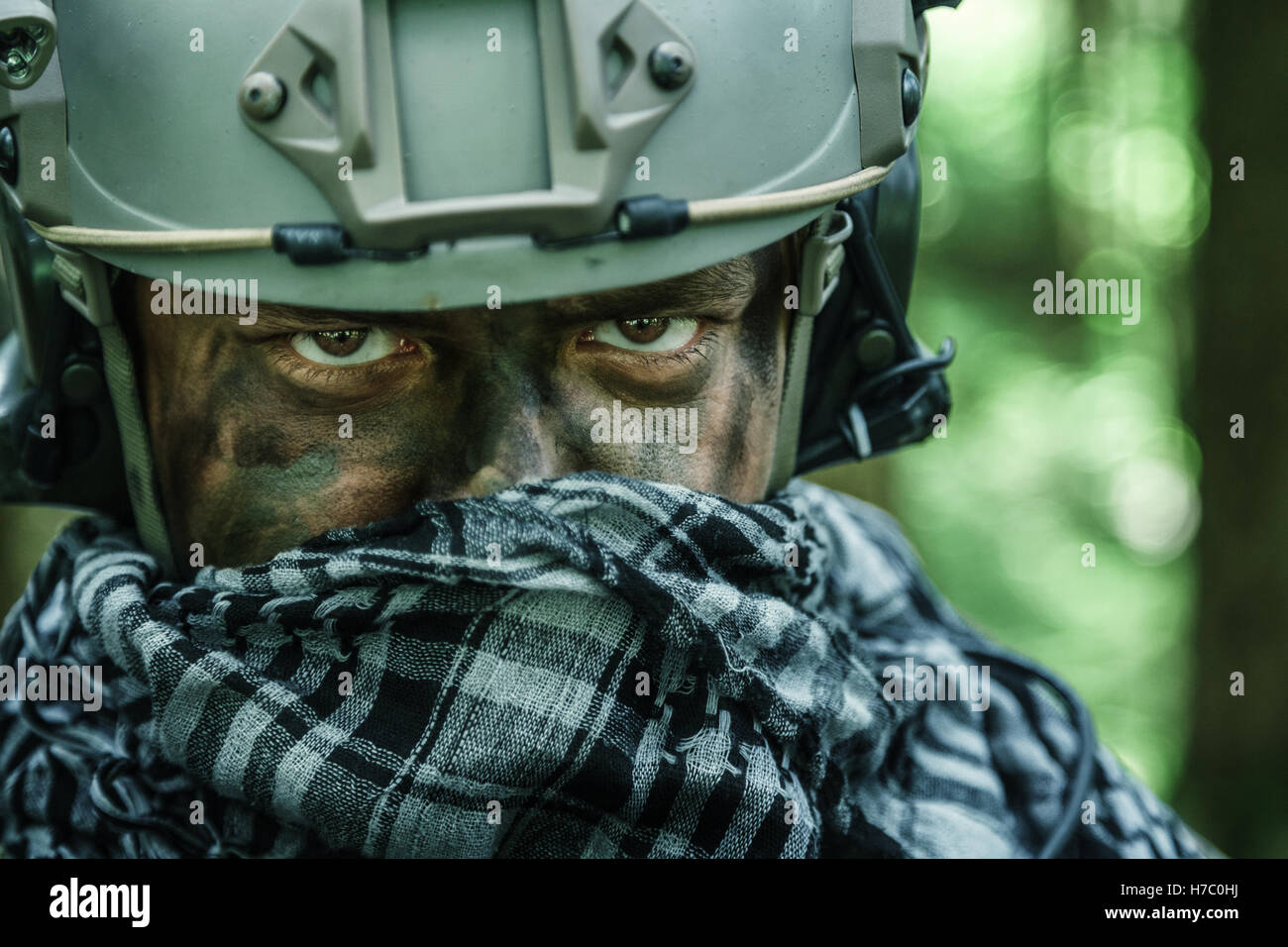 army ranger in the forest Stock Photo - Alamy