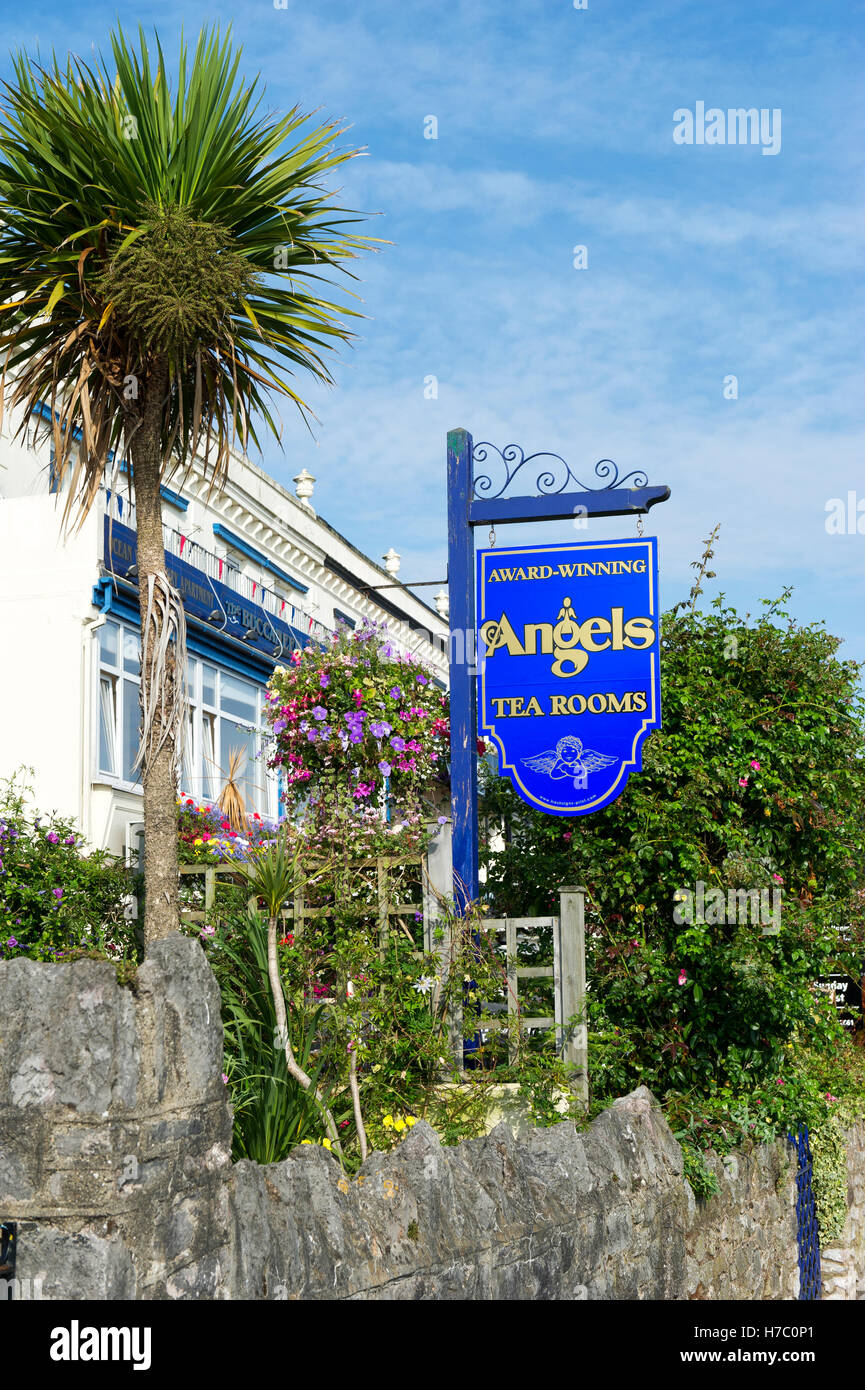 Tearoom sign hi-res stock photography and images - Alamy