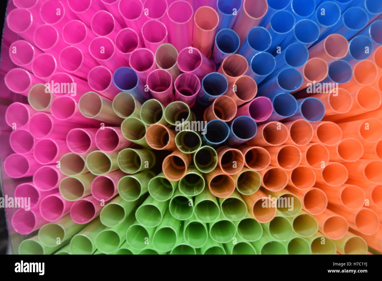 Multi coloured Straws Stock Photo - Alamy