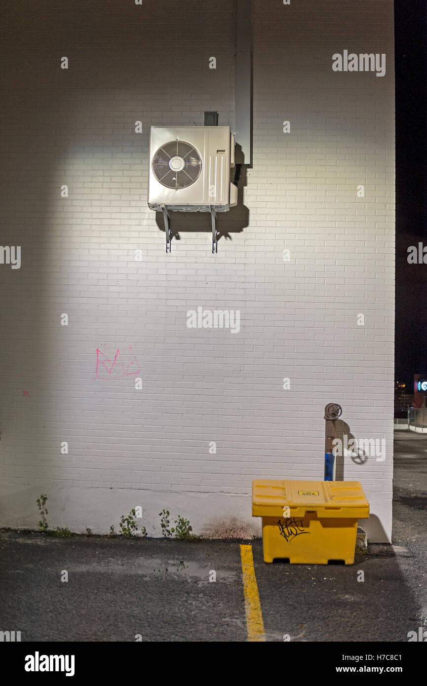 Parking lot wall and box Stock Photo - Alamy