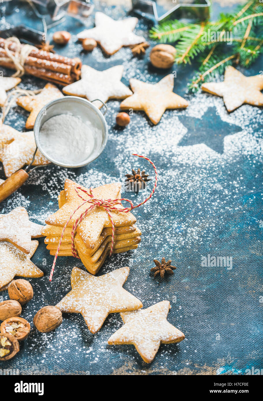 Gingerbread Christmas star shaped cookies with cinnamon, anise and nuts ...