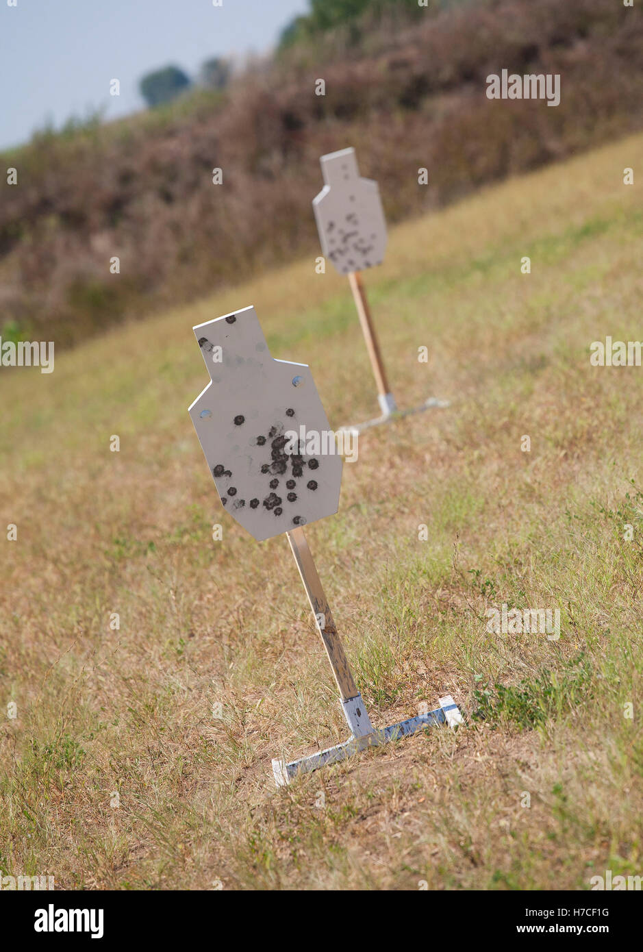 Shooting range metal targets hi-res stock photography and images - Alamy