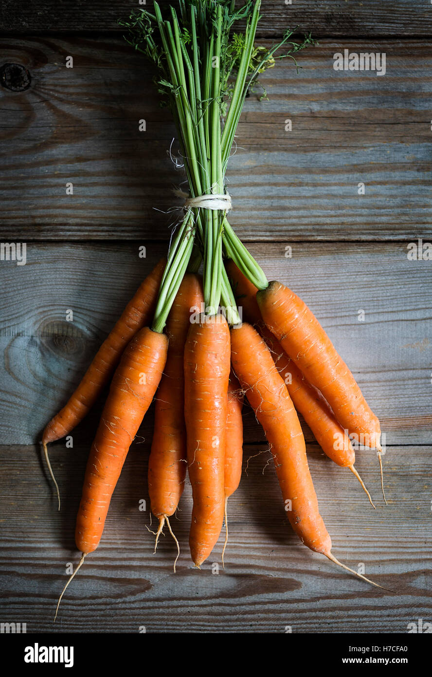 Carrot bunch hi-res stock photography and images - Alamy