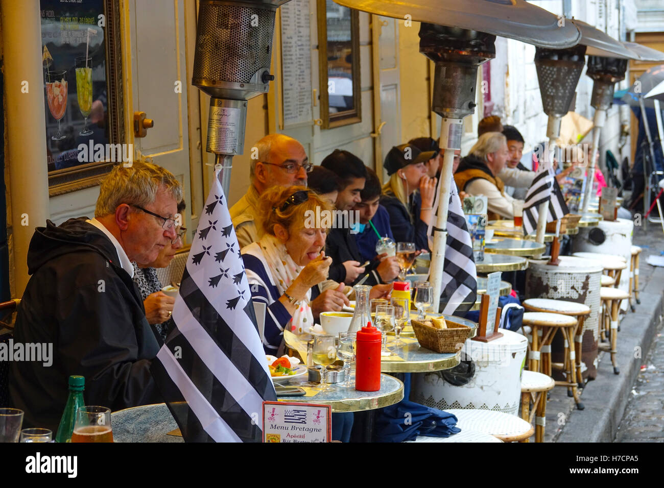 Street cafes in the city of Paris Stock Photo - Alamy