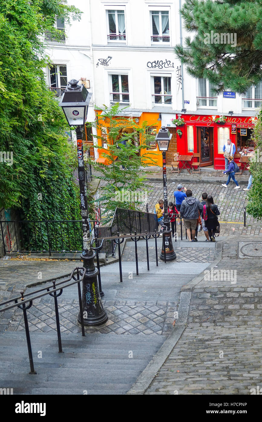 Steps to the top of Montmartre hill in Paris Stock Photo - Alamy