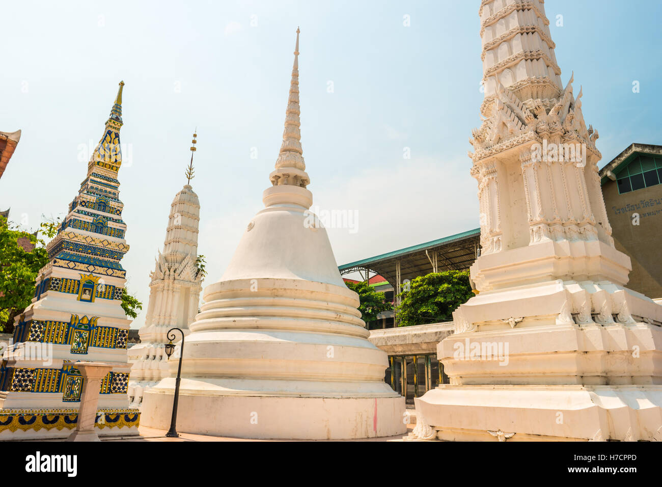 Stupas at Wat Intharawihan temple, Bangkok Stock Photo - Alamy