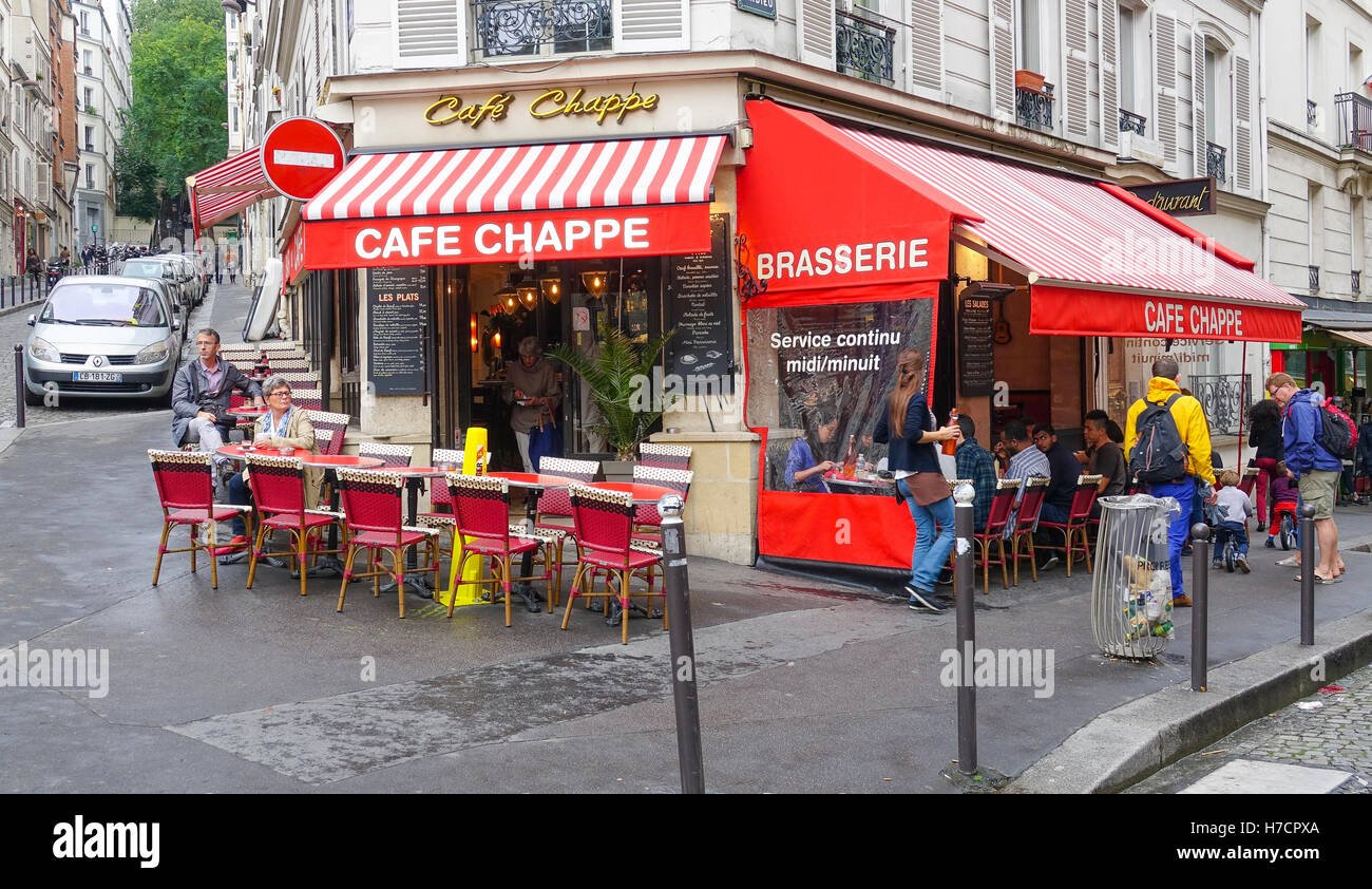 Beautiful street cafe in Paris Stock Photo - Alamy