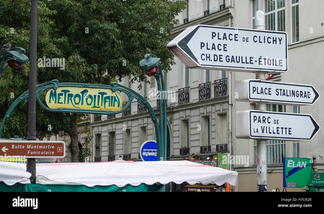 Direction signs in the city of Paris Stock Photo - Alamy
