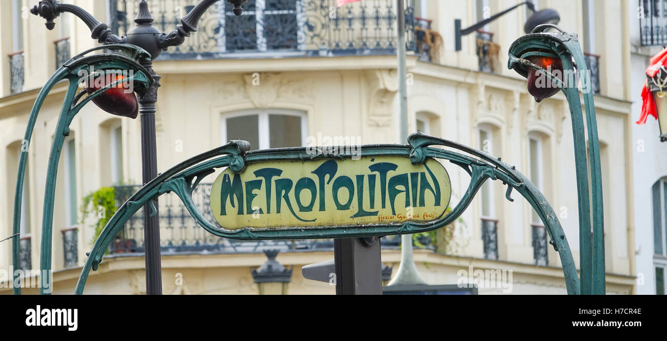 Metropolitain sign - the Paris underground metro station Stock Photo ...