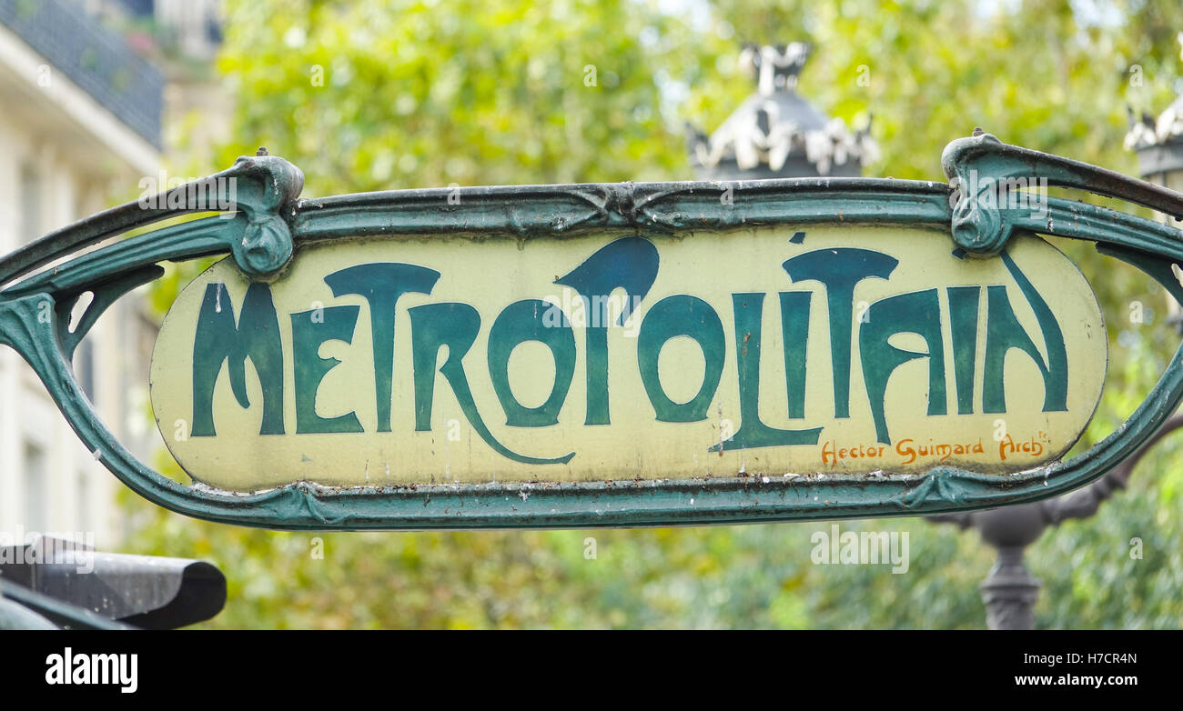 Metropolitain sign - the Paris underground metro station Stock Photo ...