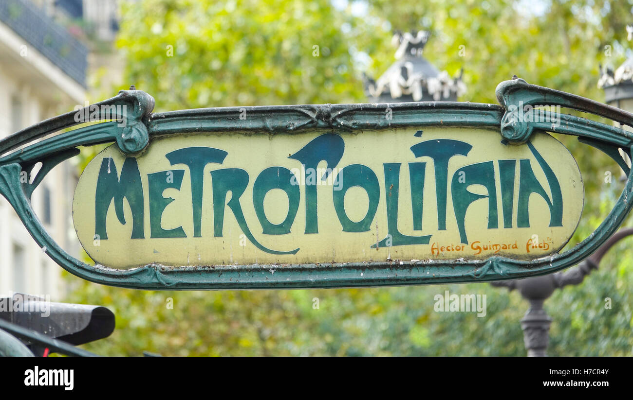 Metropolitain sign - the Paris underground metro station Stock Photo ...