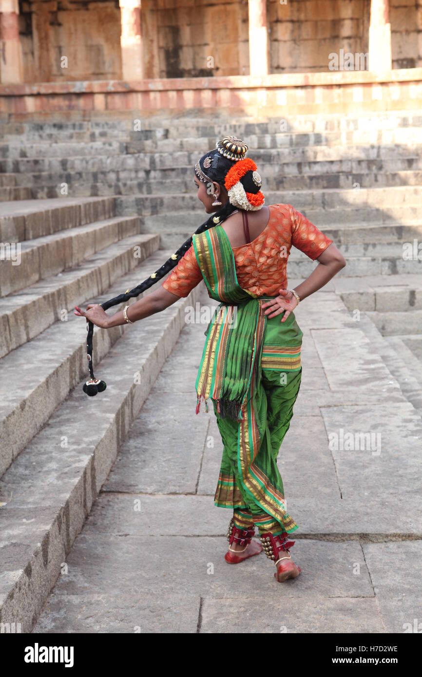 kuchipudi is one of the eight classical dance forms of india,from the ...