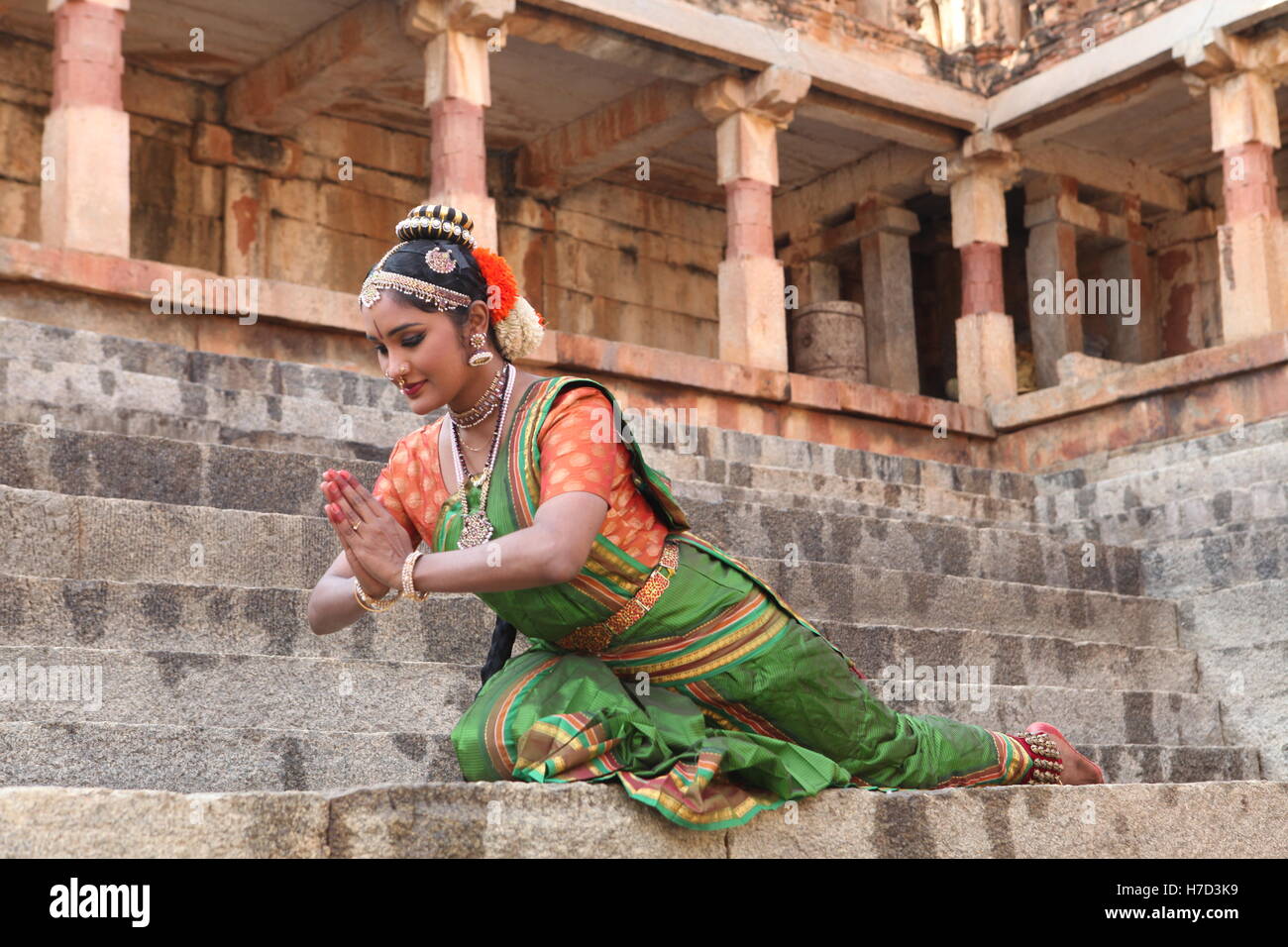Dance forms of andhra pradesh hi-res stock photography and images - Alamy