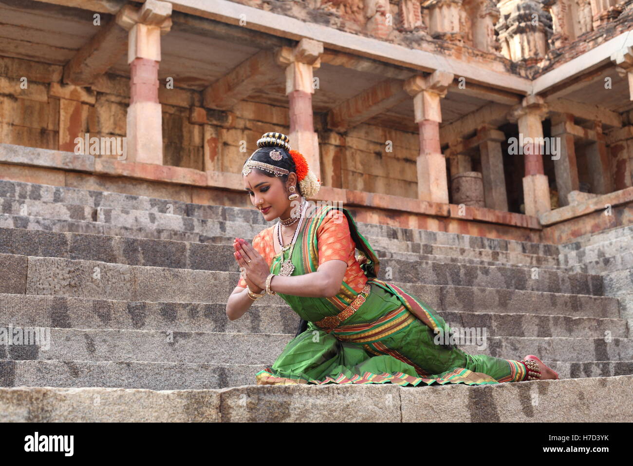 Dance forms of andhra pradesh hi-res stock photography and images - Alamy