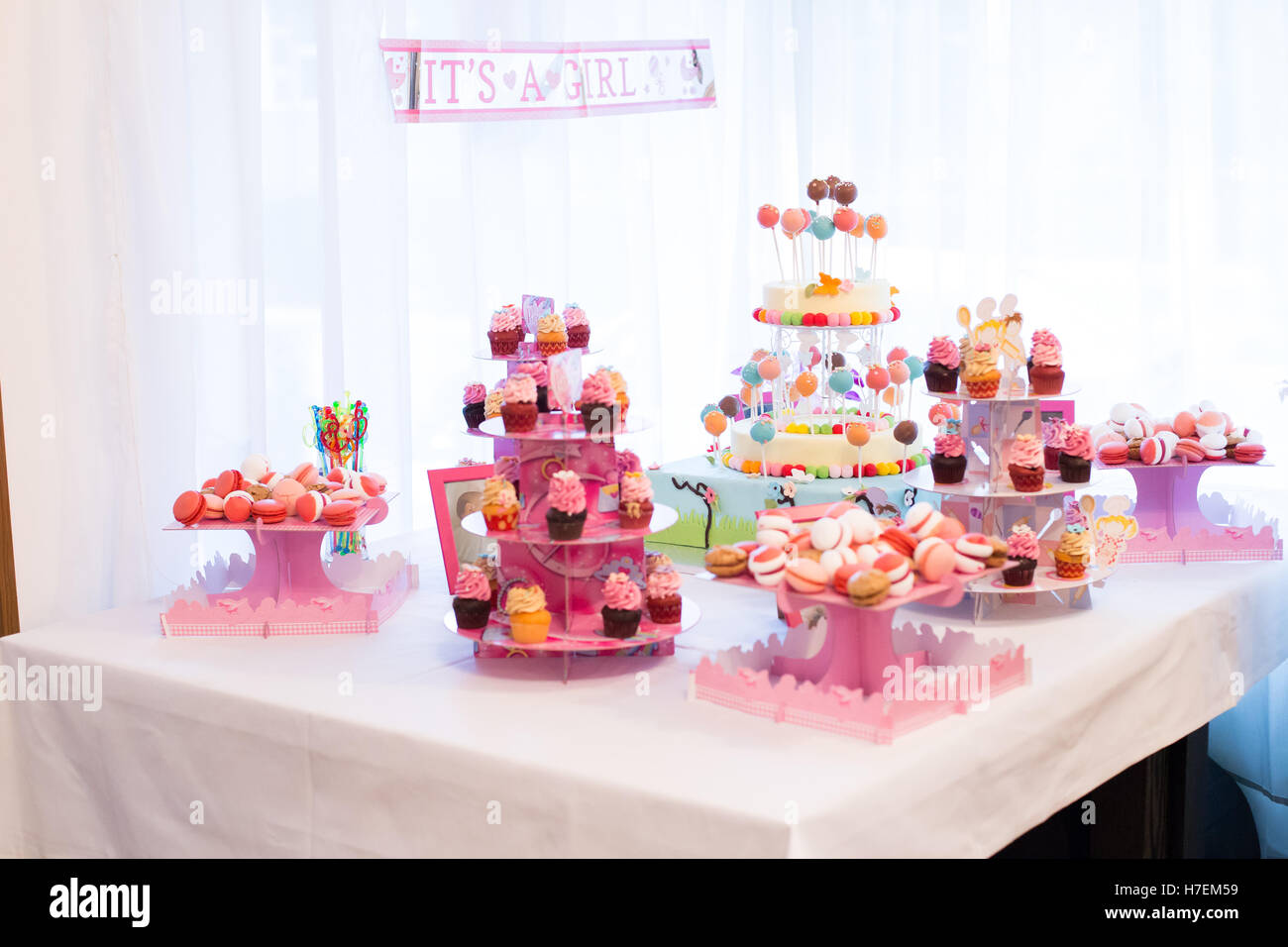 Candy bar on table at party Stock Photo - Alamy