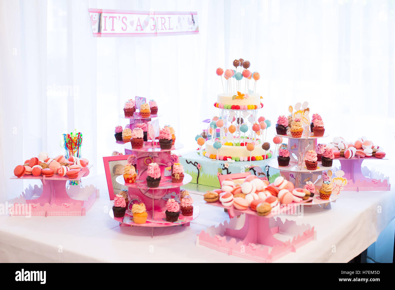 Candy bar on table at party Stock Photo - Alamy