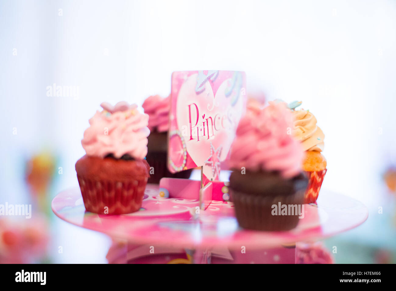 Candy bar on table at party Stock Photo - Alamy