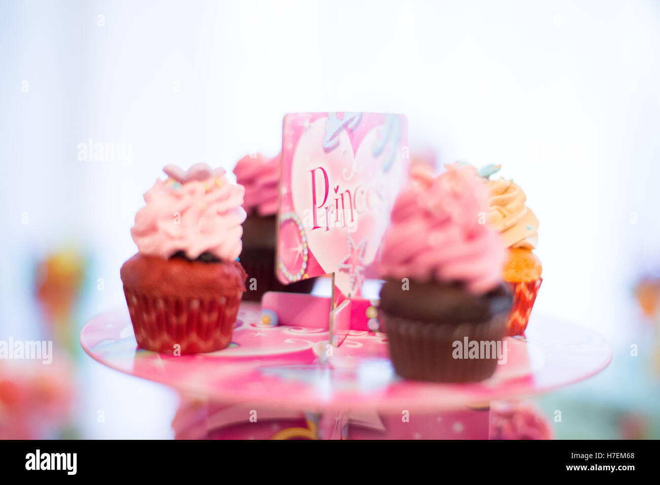 Candy bar on table at party Stock Photo - Alamy
