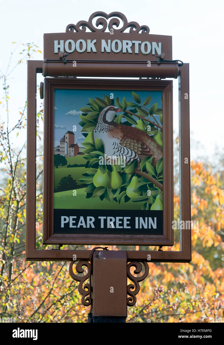 Partridge pear tree hi-res stock photography and images - Alamy