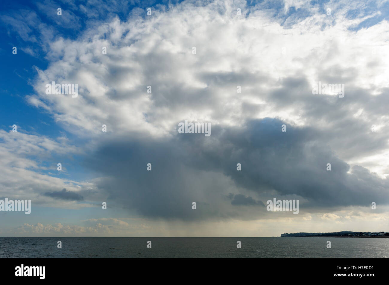 Dramatic rain clouds hi-res stock photography and images - Alamy