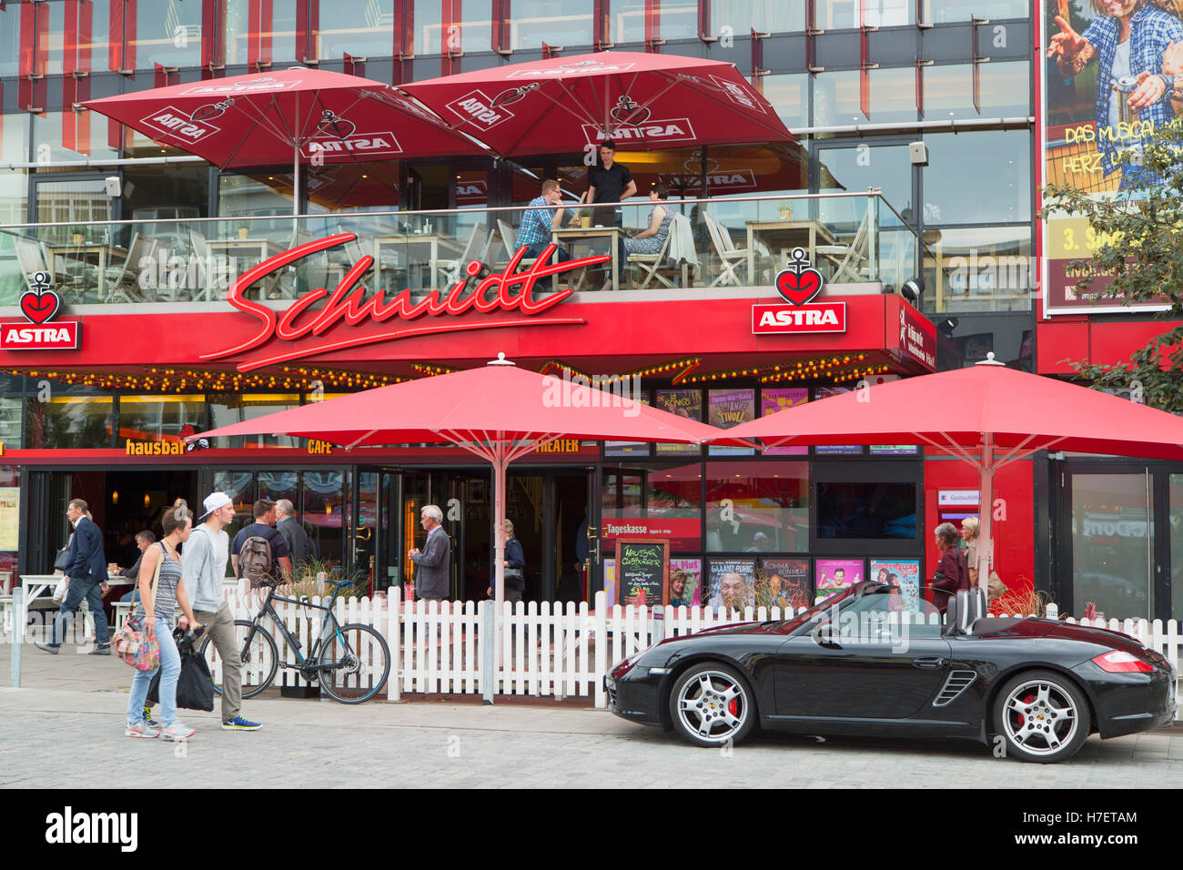 St pauli reeperbahn hi-res stock photography and images - Alamy