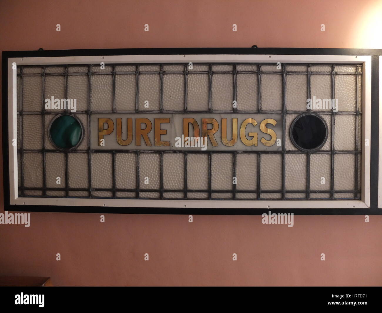 Art nouveau stained glass hi-res stock photography and images - Alamy