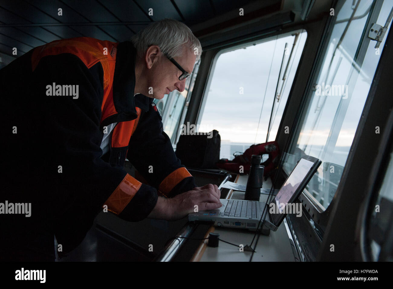 Container ship ladder hi-res stock photography and images - Alamy