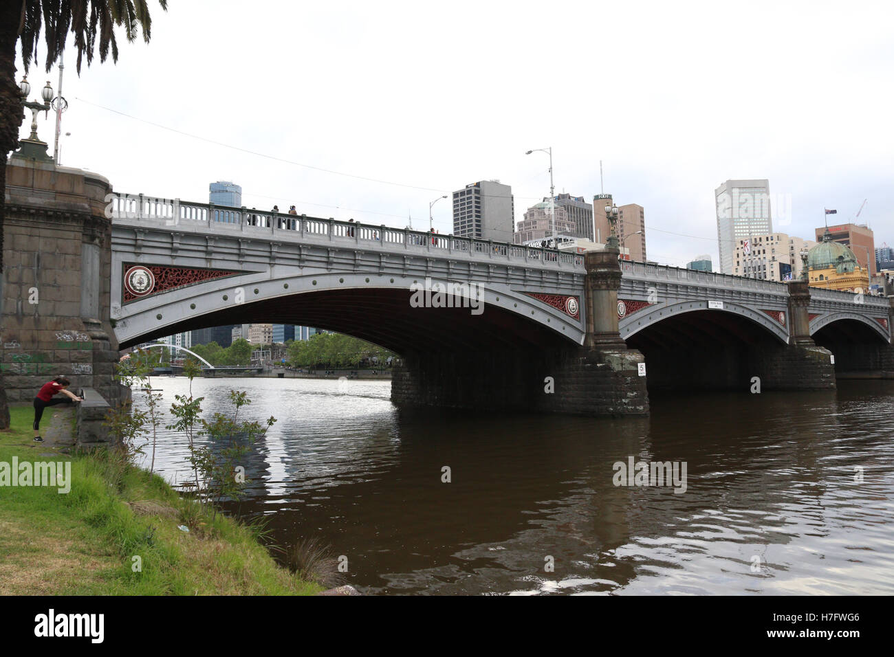 The Princes Bridge over the Yarra River in Melbourne Stock Photo - Alamy