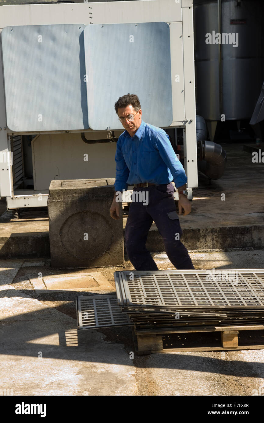repairing a broken machinery Stock Photo - Alamy