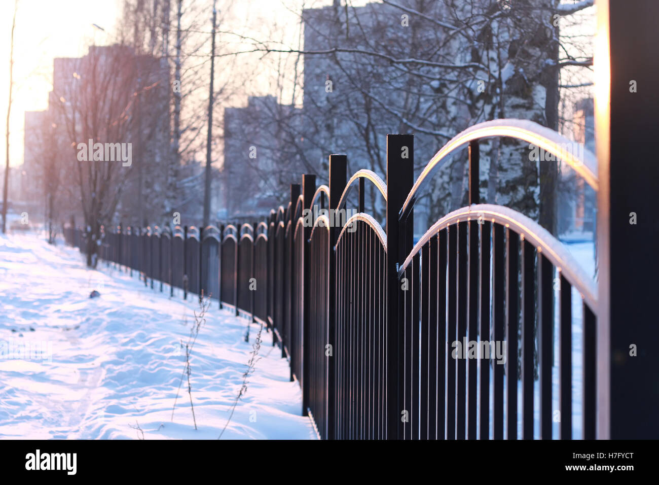 Black iron circle at sunset hi-res stock photography and images - Alamy
